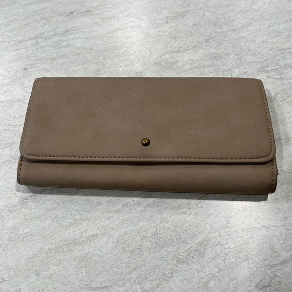 Universal Thread | Bags | Universal Thread Trifold Wallet | Poshmark